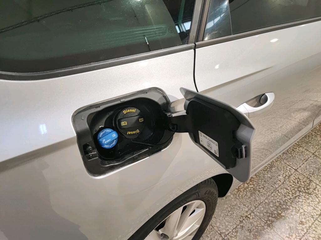 Seat Leon ST 1.6 TDI Style 115cv - J.M.Póvoa, Lda